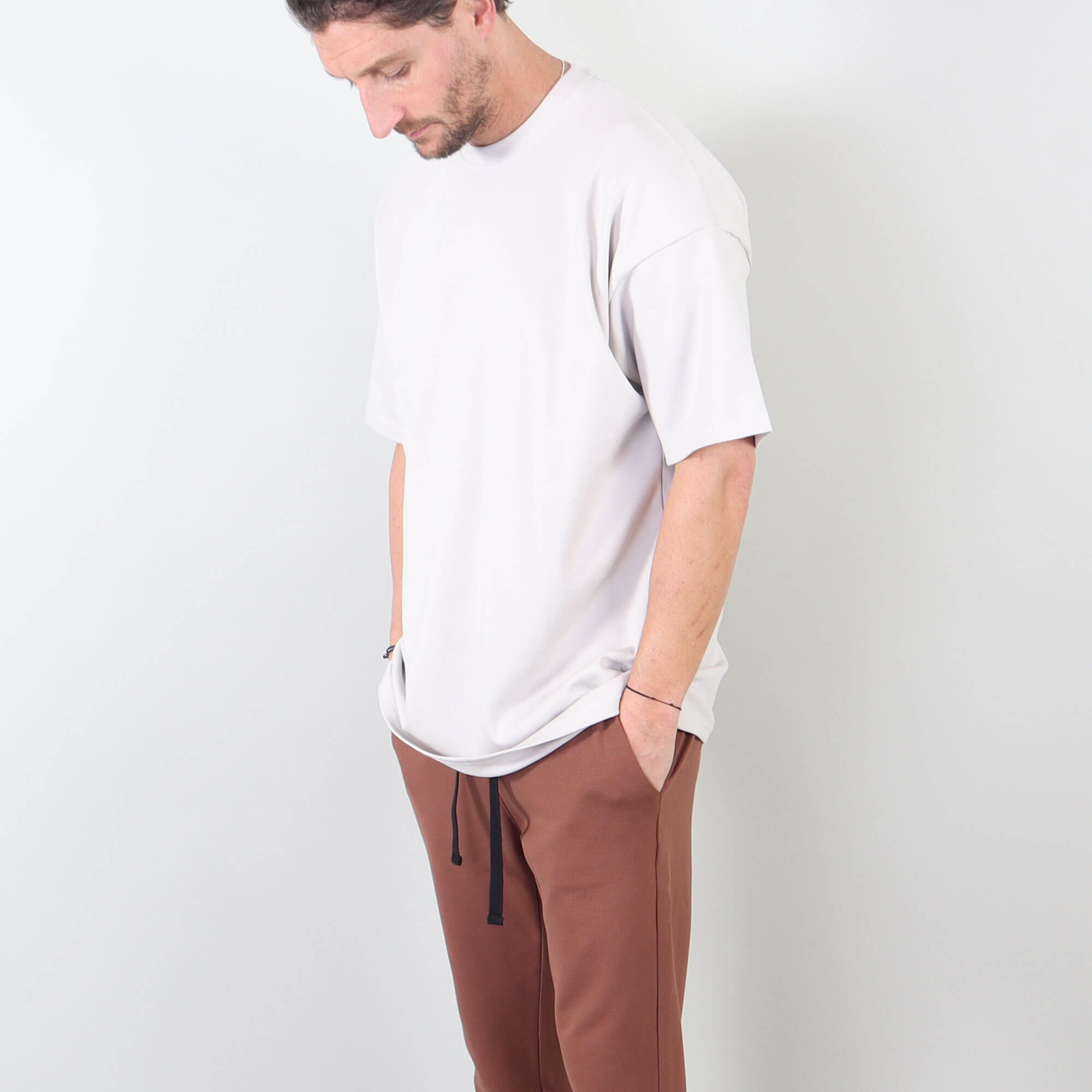 ESSENTIALS – PRJCT AMS